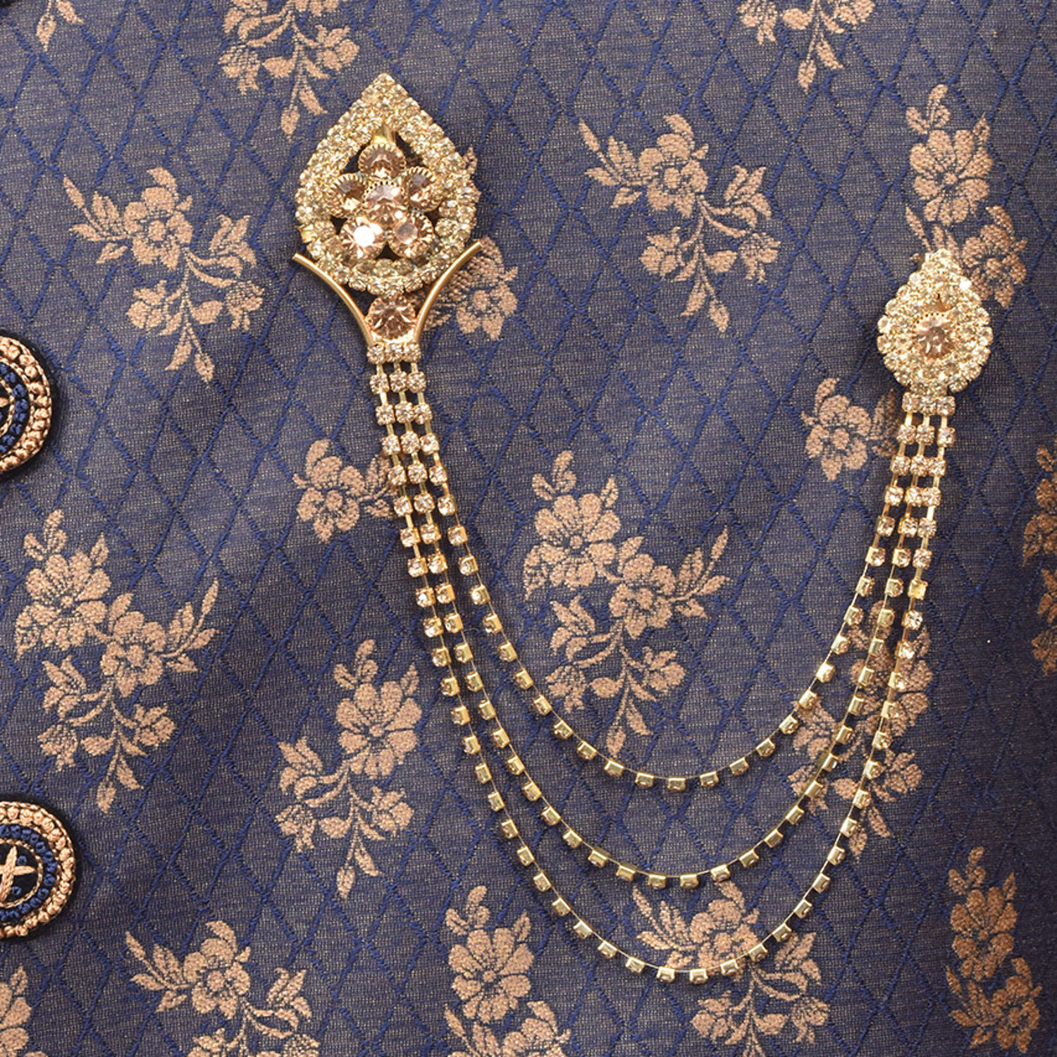 Brooch for Men - Buy Attractive Fawn Brooch Online @Manyavar