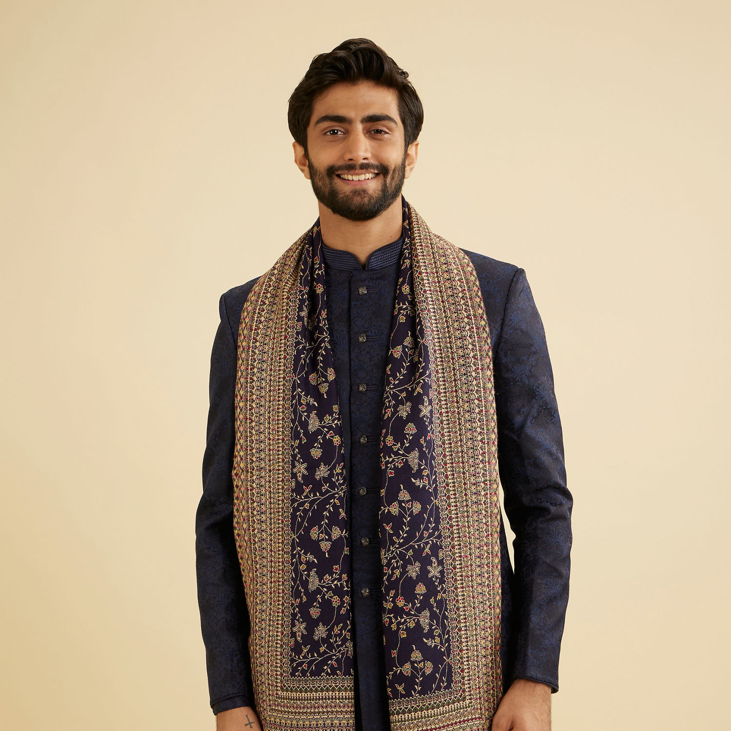 Buy Indigo Blue Floral Vine Patterned Shawl with Intricate Borders Online in India @Manyavar ...