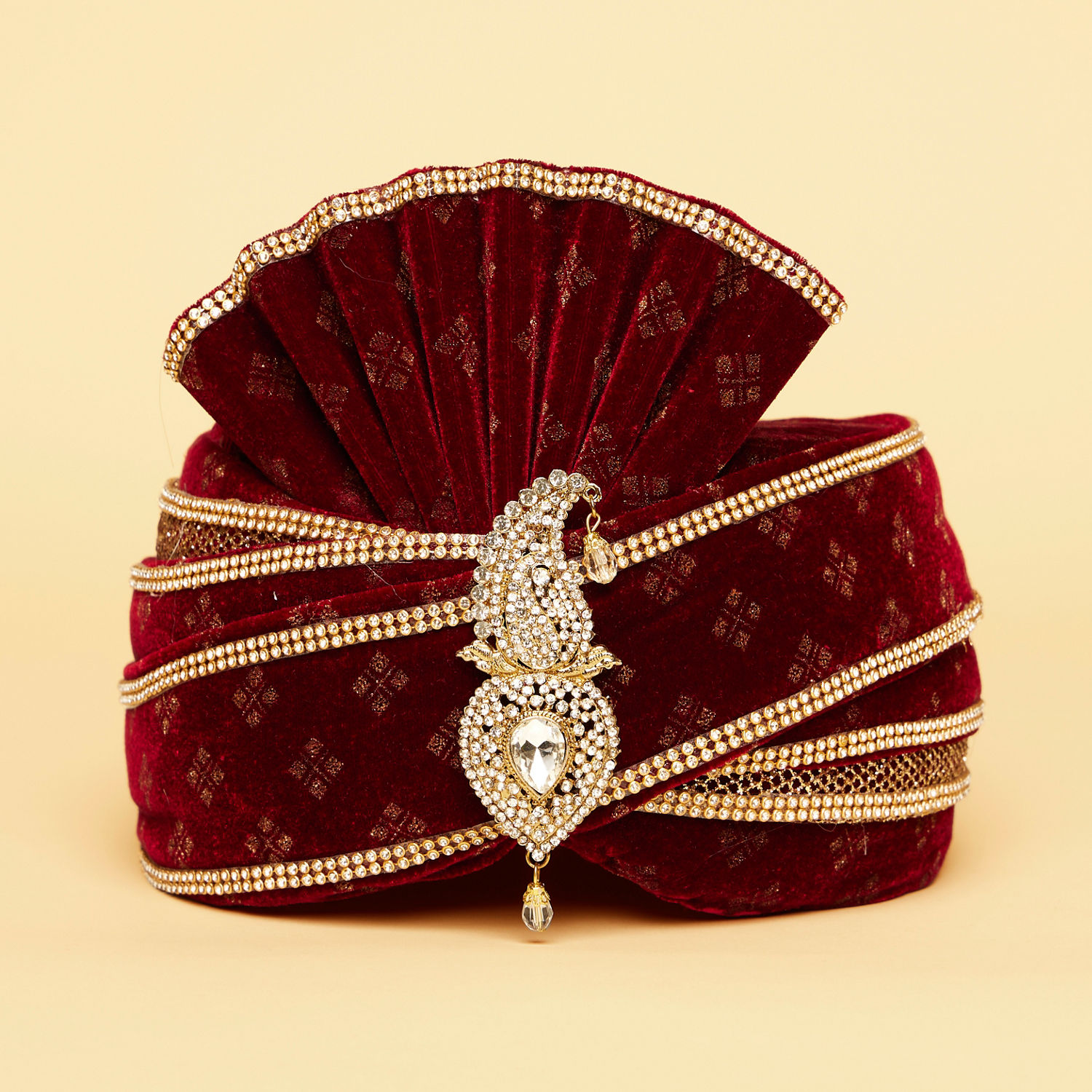 Buy Chilli Pepper Red Gold Embellished Safa Online @Manyavar - Safa for Men